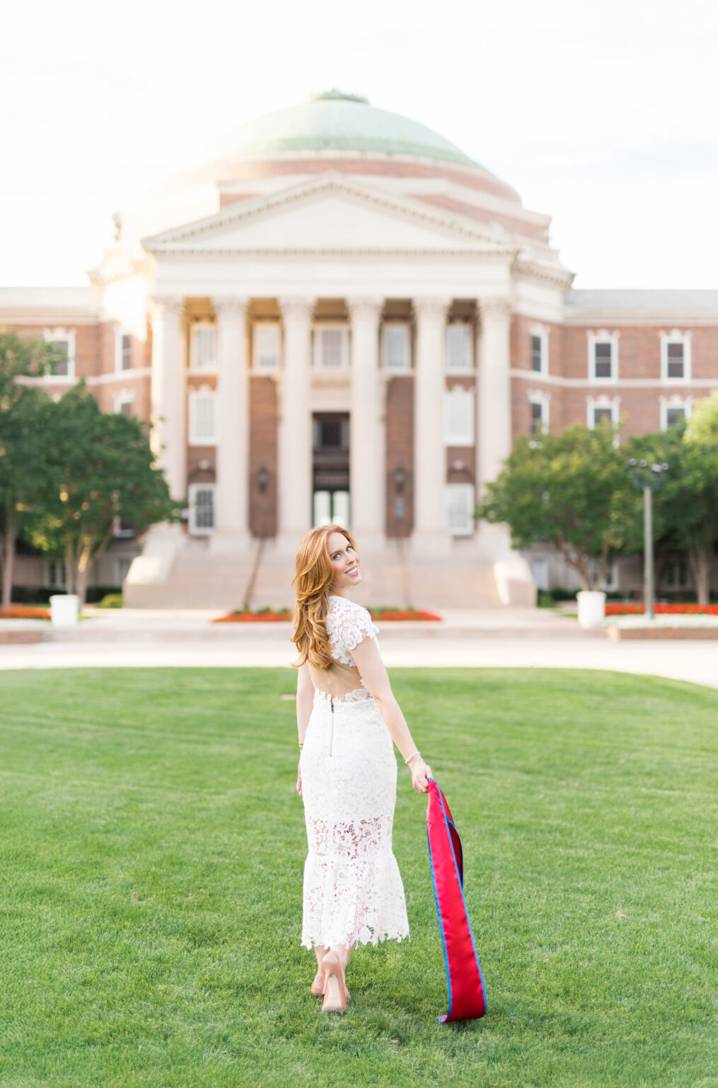 Lilly | SMU Graduation Portraits - adrienneleighphoto.com